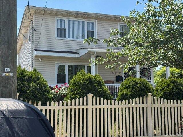 house with 6 bedroom, Springfield Gardens NY ES105203677