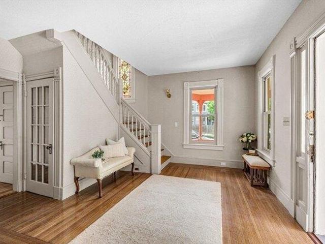 house with 6 bedroom, Springfield MA DS103444053