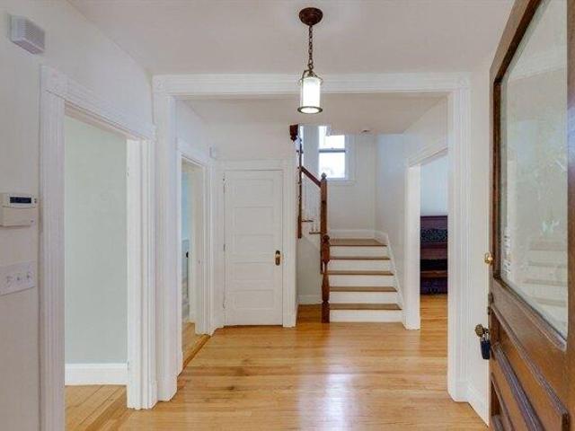 house with 6 bedroom, Springfield MA DS104044030