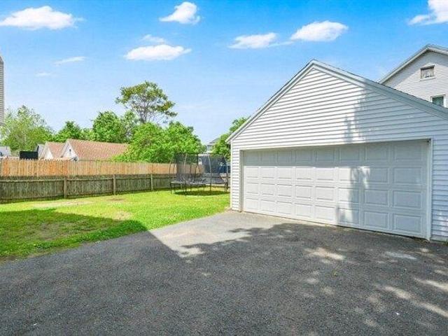 house with 6 bedroom, Springfield MA ES103158719