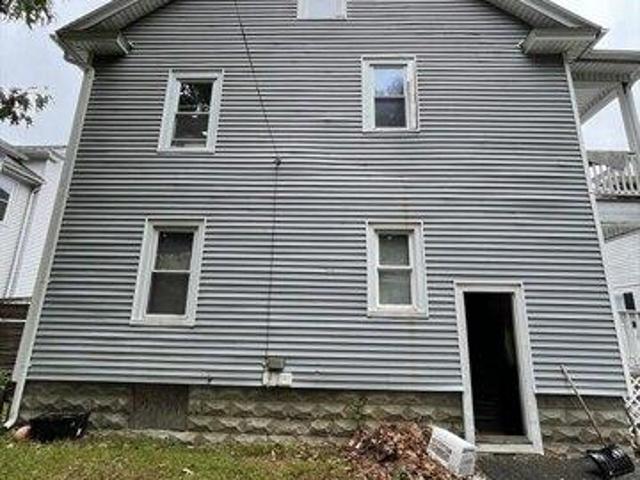 house with 6 bedroom, Springfield MA ES103444534