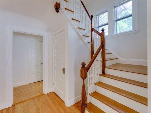 house with 6 bedroom, Springfield MA ES103774373