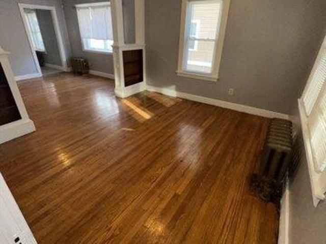 house with 6 bedroom, Springfield MA ES103809888