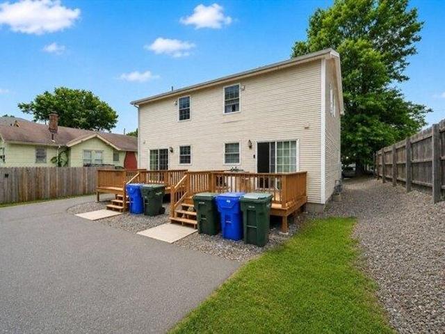 house with 6 bedroom, Springfield MA ES104149991