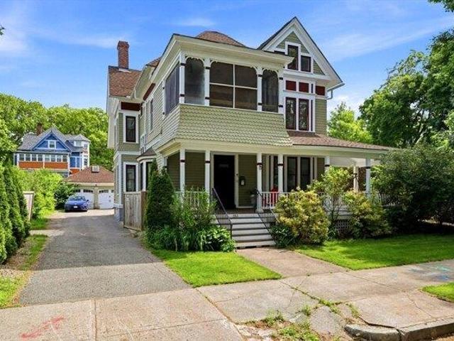 house with 6 bedroom, Springfield MA ES104298686