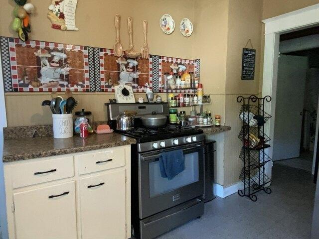 house with 6 bedroom, Springfield MA ES104869579