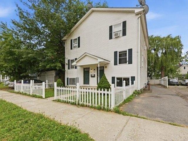 house with 6 bedroom, Springfield MA ES104994653