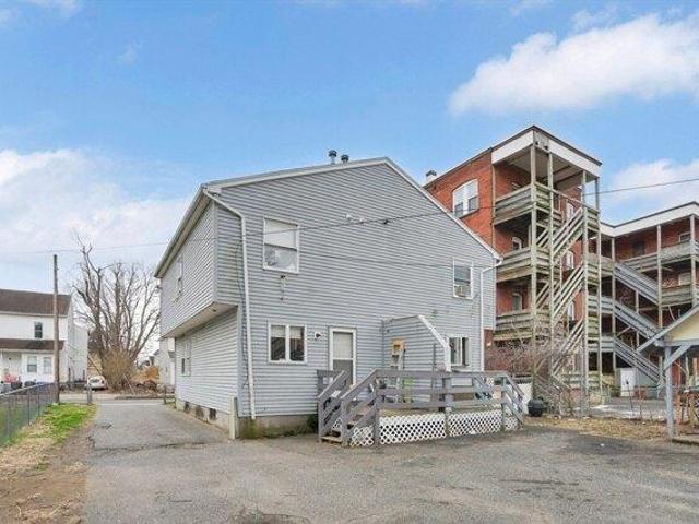 house with 6 bedroom, Springfield MA ES105041732