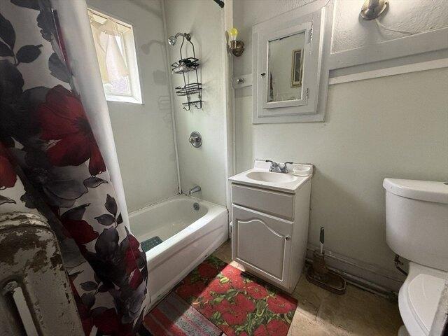 house with 6 bedroom, Springfield MA ES105093995