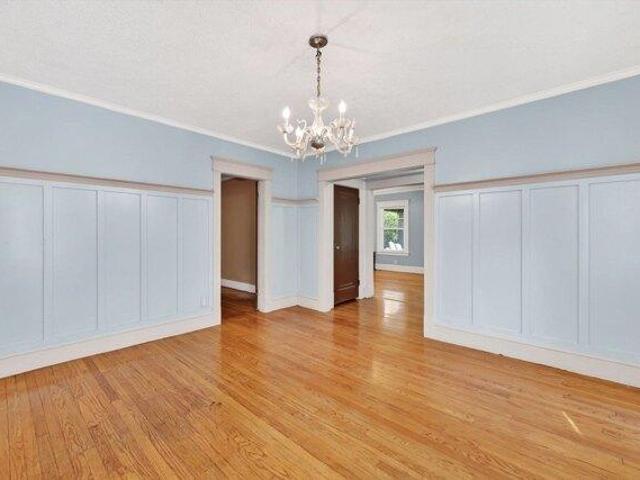 house with 6 bedroom, Springfield MA ES105174598