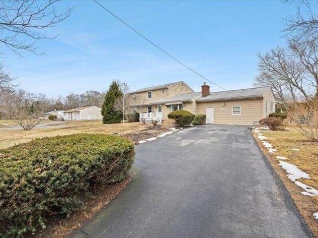 house with 6 bedroom, Swansea MA DLS101656951