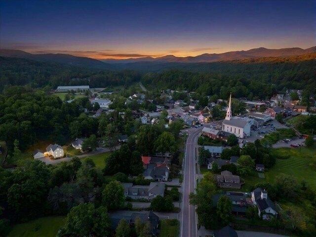 house with 6 bedroom, Stowe VT DS104262070