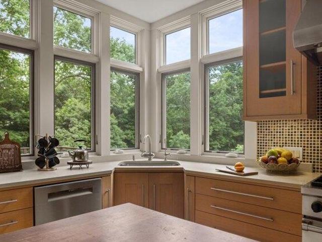 house with 6 bedroom, Stowe VT DS104329114