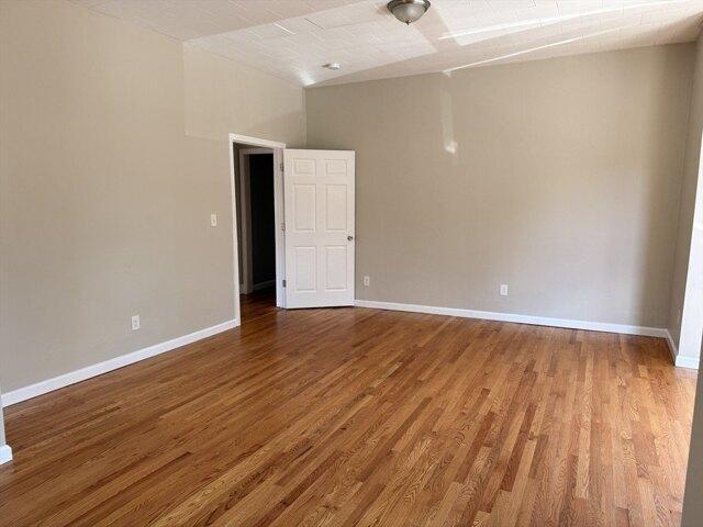 house with 6 bedroom, Stoneham MA ES104835634
