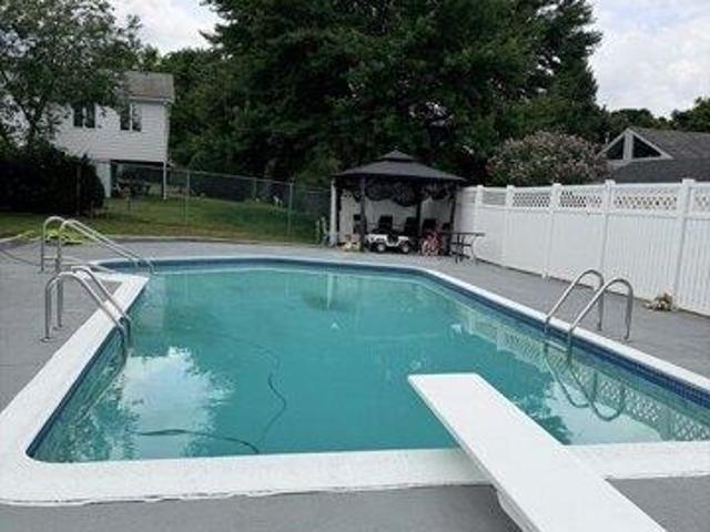 house with 6 bedroom, Stoneham MA ES105140552