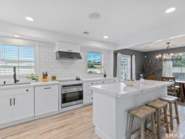 house with 6 bedroom, Stonington CT DS103626574