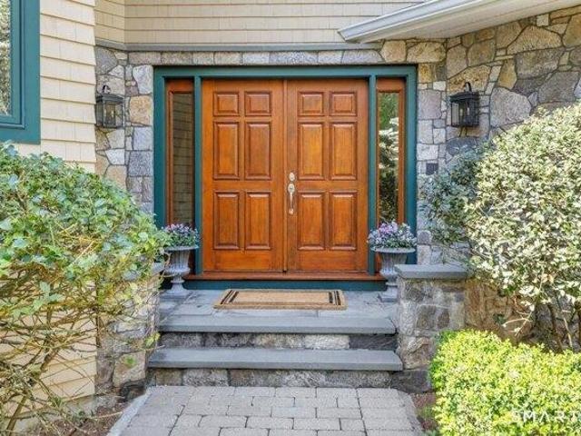 house with 6 bedroom, Stamford CT DS102313502
