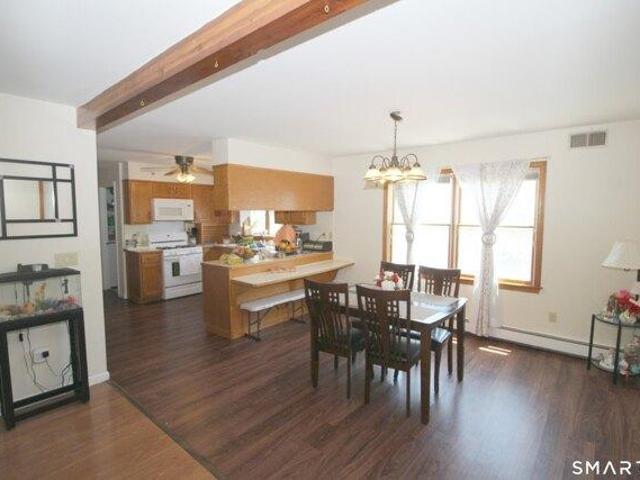 house with 6 bedroom, Stamford CT ES104264966
