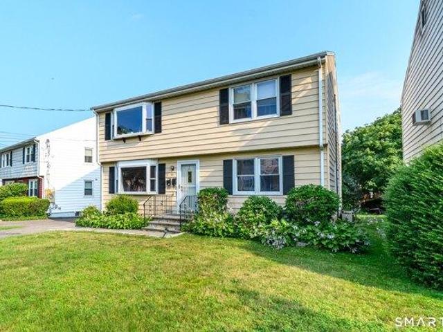 house with 6 bedroom, Stamford CT ES104849110