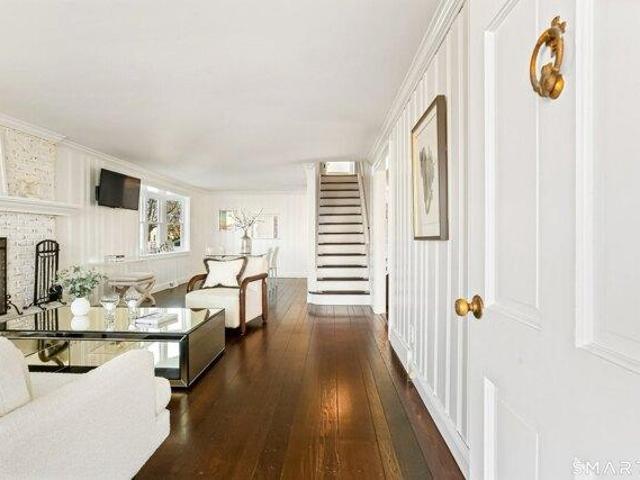 house with 6 bedroom, Stratford CT ES104811898