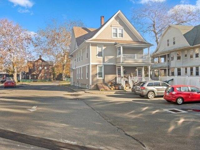 house with 6 bedroom, Stratford CT ES104296021