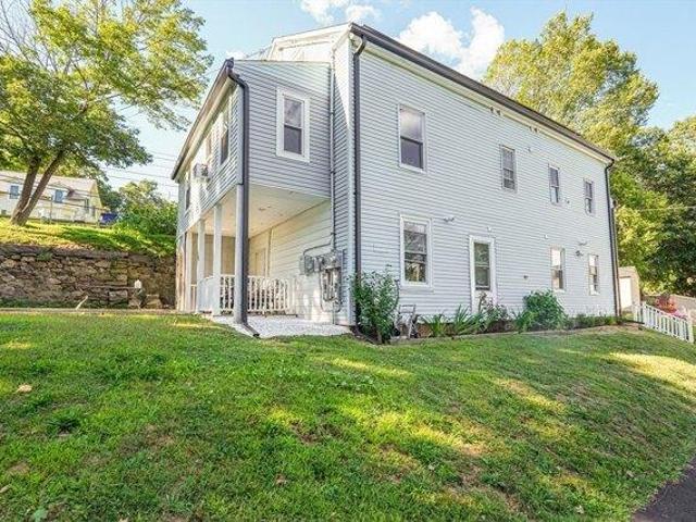 house with 6 bedroom, Sturbridge MA ES104044530
