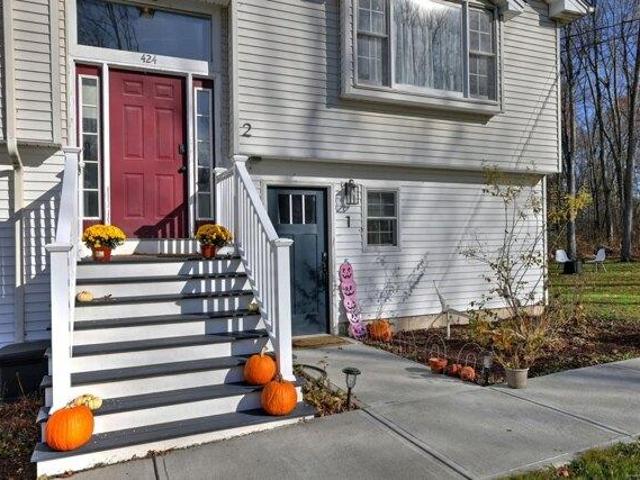 house with 6 bedroom, Suffield CT DLS102062532