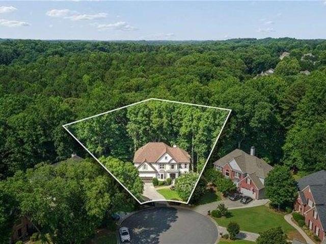 house with 6 bedroom, Suwanee GA ES104909128