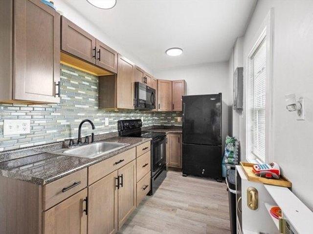 house with 7 bedroom, Taunton MA ES104043676