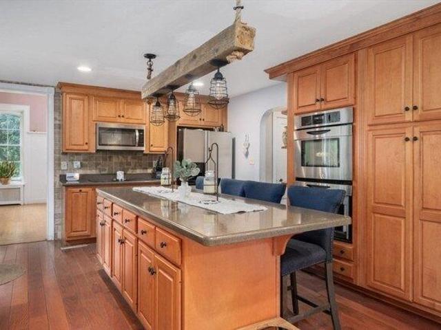 house with 7 bedroom, Taunton MA ES105114205