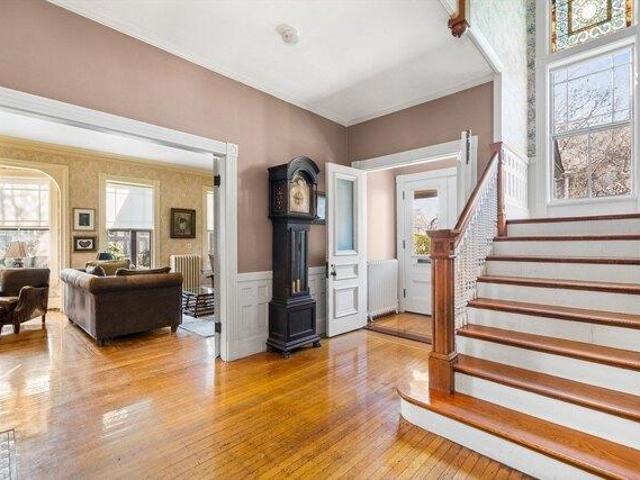 house with 7 bedroom, Taunton MA ES103249432