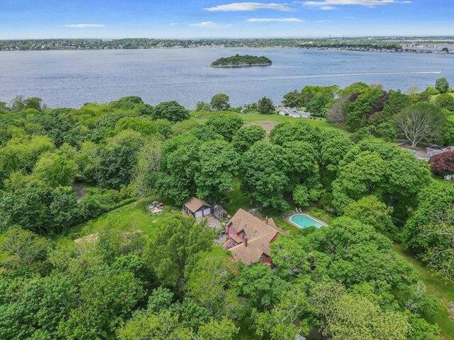 house with 7 bedroom, Tiverton RI DLS102215559