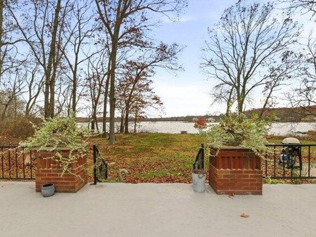 house with 7 bedroom, Tiverton RI ES103126586