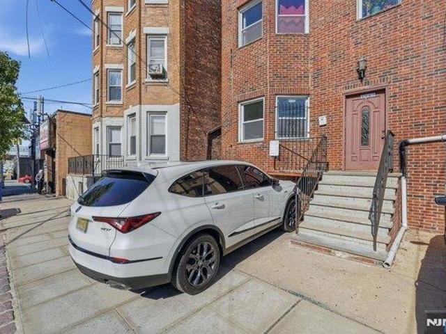 house with 7 bedroom, Union City NJ DLS102214965