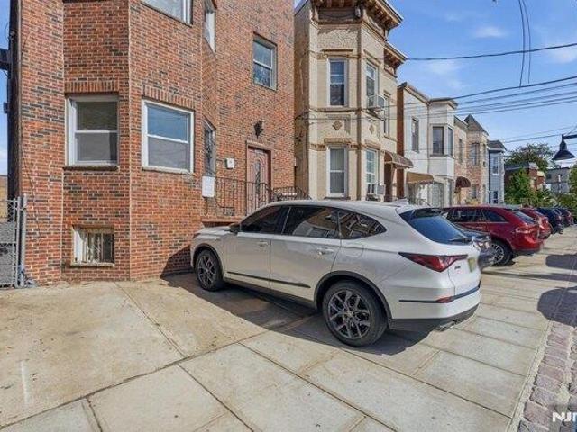 house with 7 bedroom, Union City NJ ES104830791