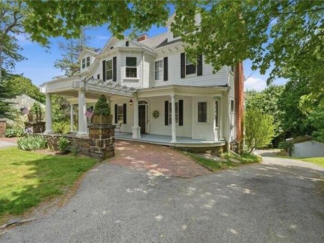 house with 7 bedroom, Warwick RI DLS103074252