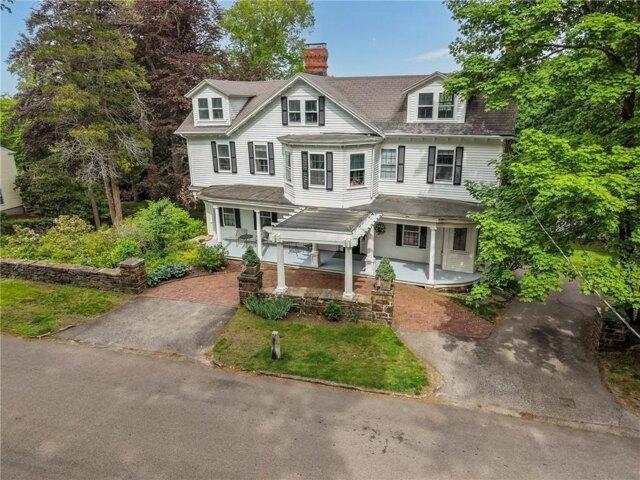 house with 7 bedroom, Warwick RI ES103074252