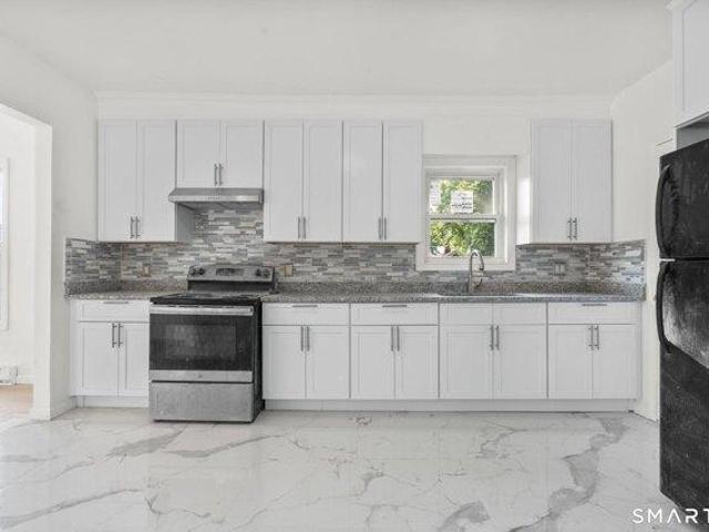 house with 7 bedroom, Waterbury CT ES105173618