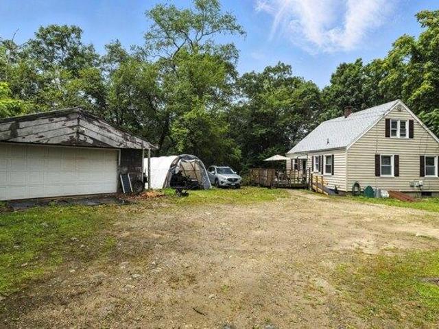 house with 7 bedroom, Waterford CT DLS102798594