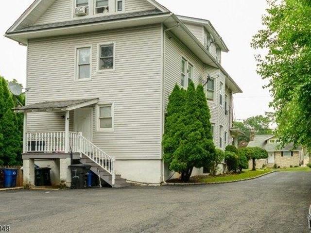 house with 7 bedroom, West Caldwell NJ ES105143164