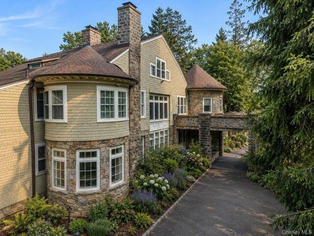 house with 7 bedroom, White Plains NY ES105204962