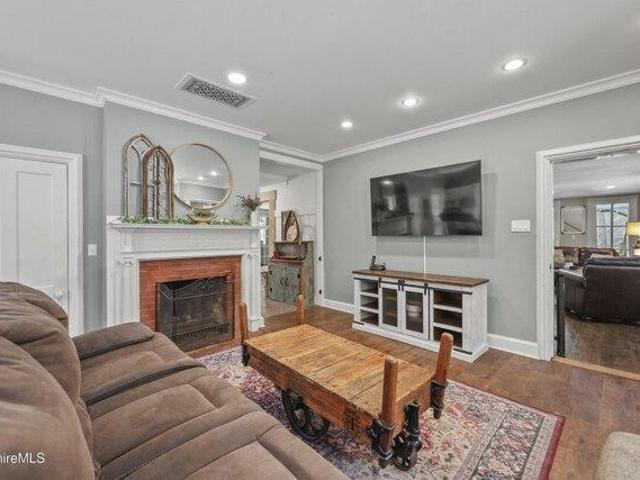 house with 7 bedroom, Williamstown MA ES103807714