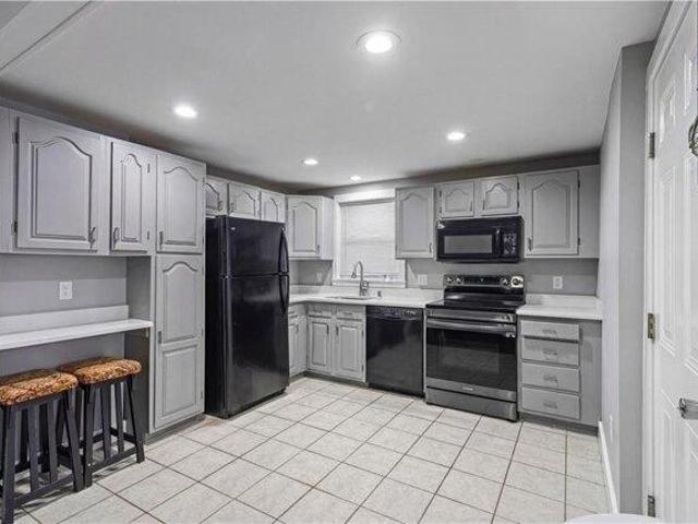 house with 7 bedroom, Woonsocket RI DS102215018