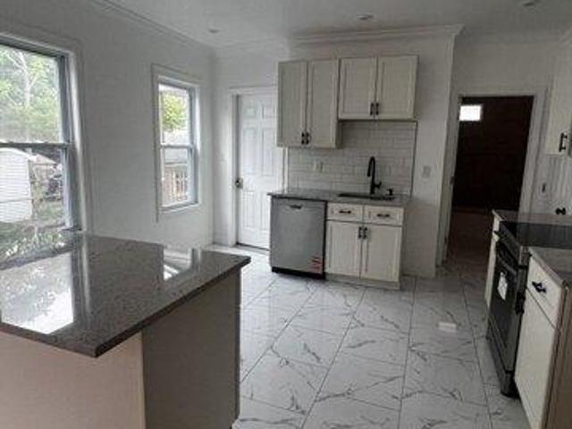 house with 7 bedroom, Worcester MA ES103035425