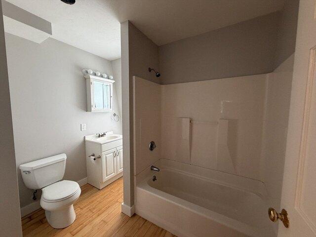 house with 7 bedroom, Worcester MA ES104808211