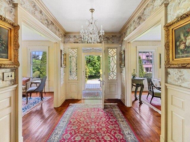 house with 7 bedroom, Worcester MA ES104809911