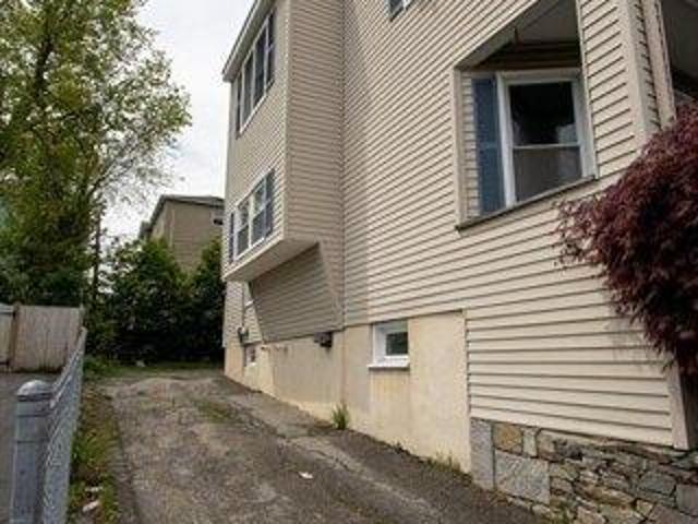 house with 7 bedroom, Worcester MA ES104831814