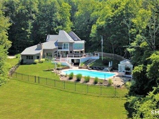 house with 7 bedroom, Avon CT DLS102216454