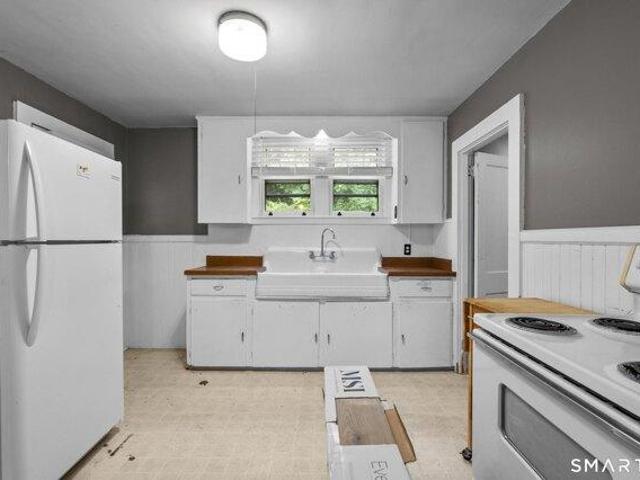 house with 7 bedroom, Avon CT ES104834410