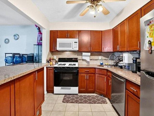house with 7 bedroom, Bayonne NJ ES104444981